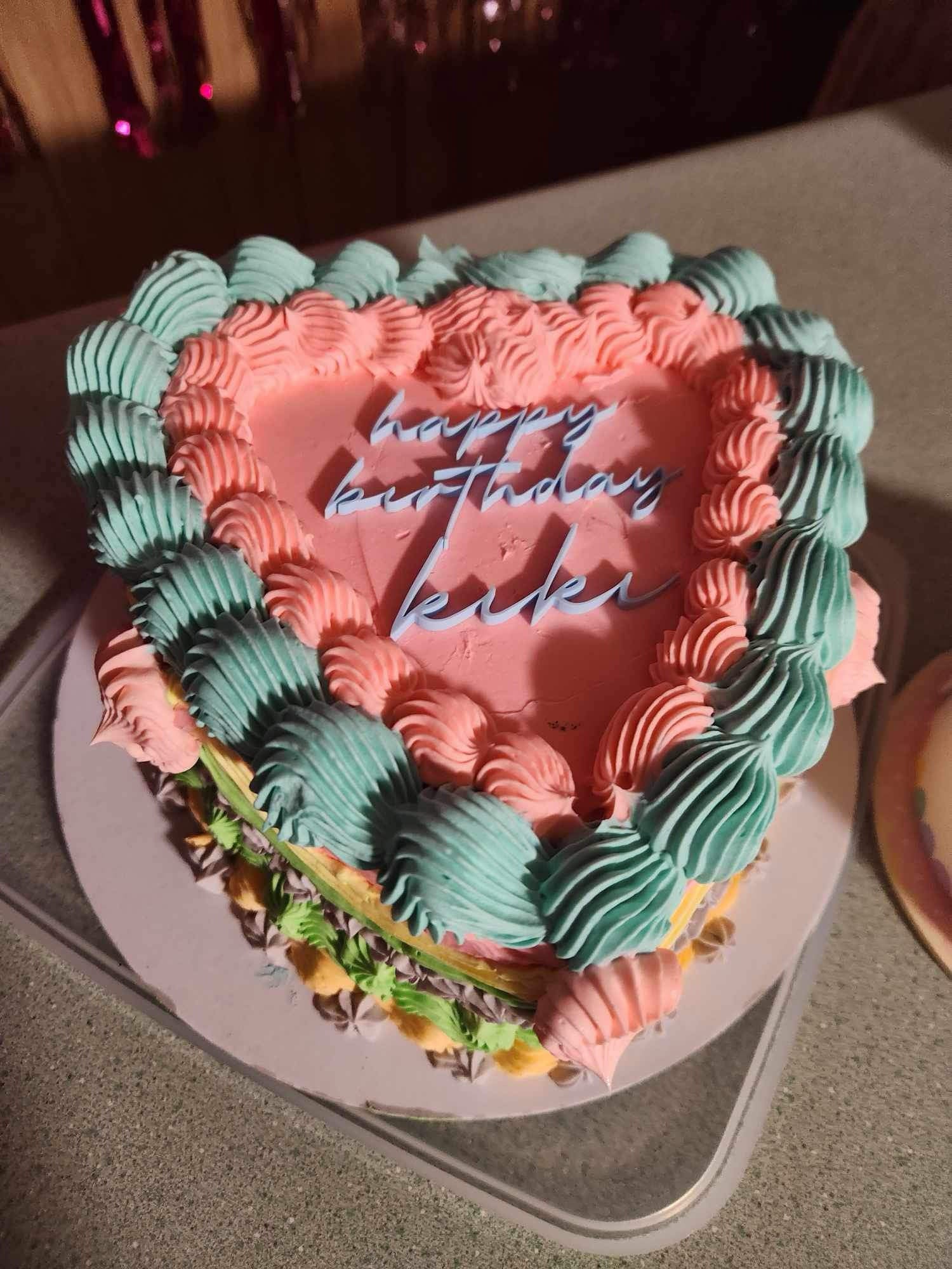 8 inch heart cake – Blended Townsville